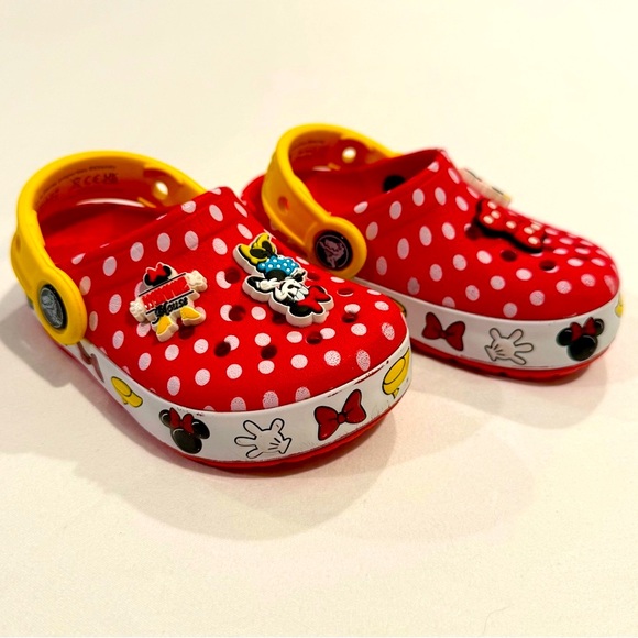 CROCS | Shoes | Crocs Minnie Mouse Polka Dot Clogs Girls 7 Disney Parks ...